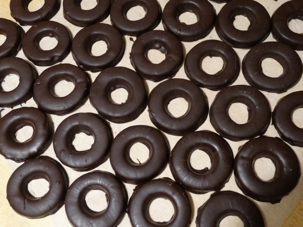 Chocolate Ring Biscuits – That Cooking Thing